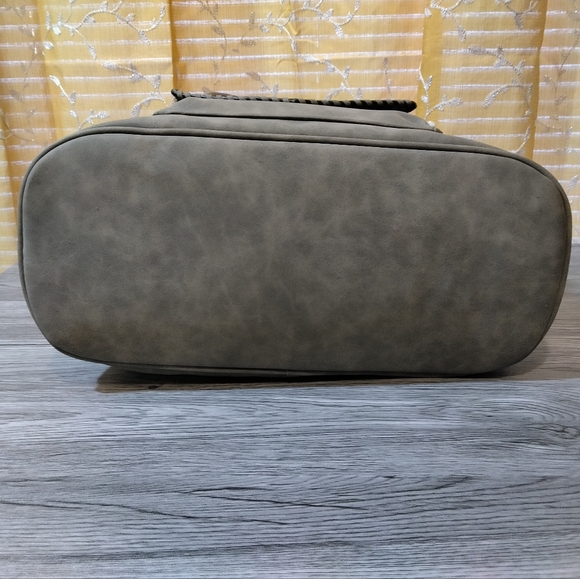 VR NYC | Bags | Vr Nyc Zip Closure Mosaic Design Laser Cut Large ...